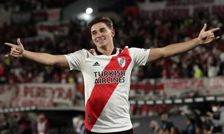 Man Utd expected to sign £16.7m Julian Alvarez | Football Talk ...