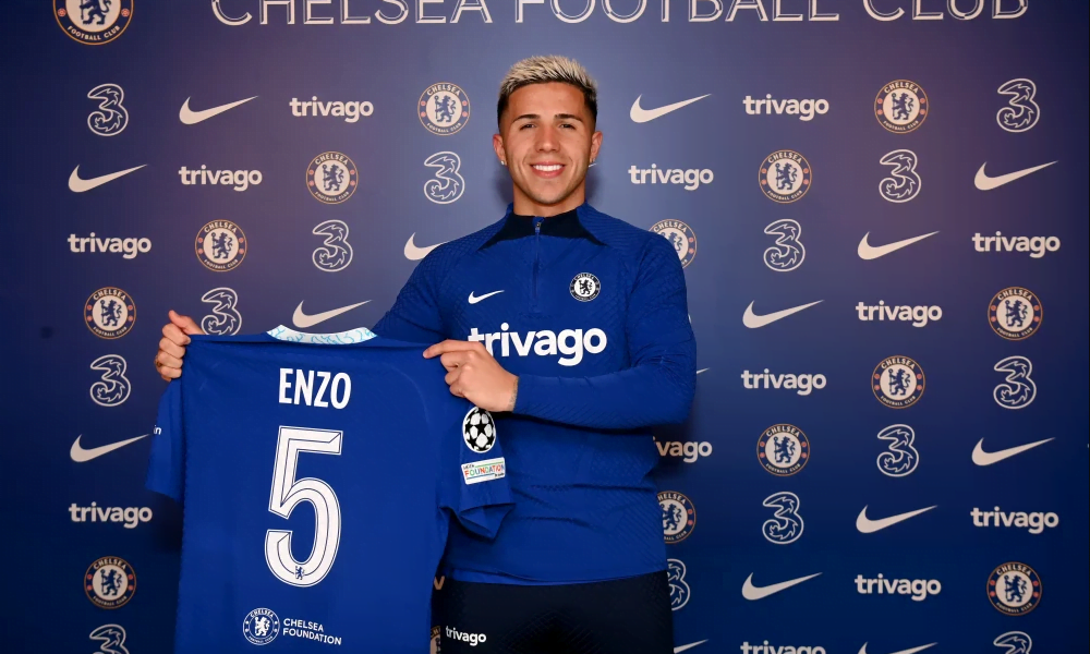 First Pictures Of Enzo Fernandez With Chelsea Shirt As Squad Number Is First Pictures Of Enzo Fernandez With Chelsea Shirt As Squad Number Is