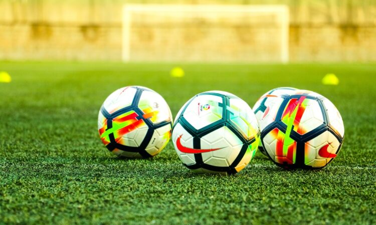 How to Dribble in Football: Master Your Skills with These Expert Tips
