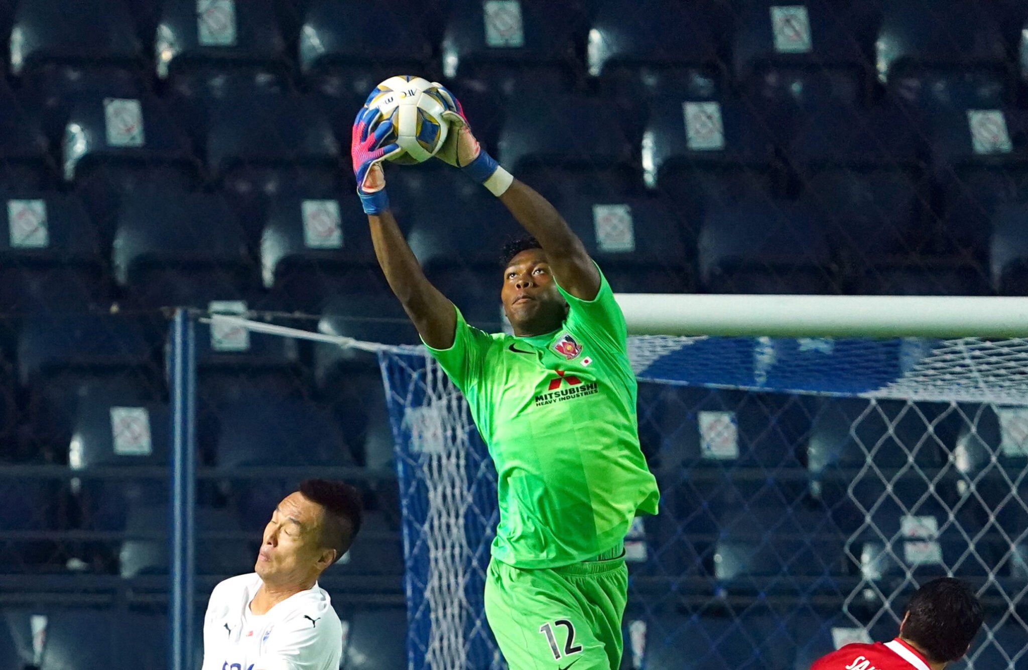 Man Utd step up efforts to sign Parma goalkeeper Zion Suzuki