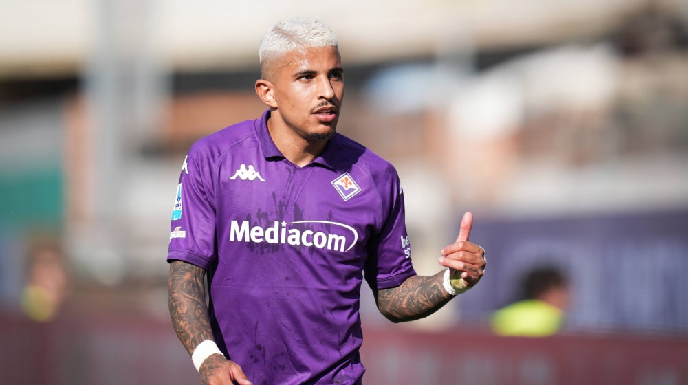 Tottenham join race to sign Fiorentina righ-back Dodo