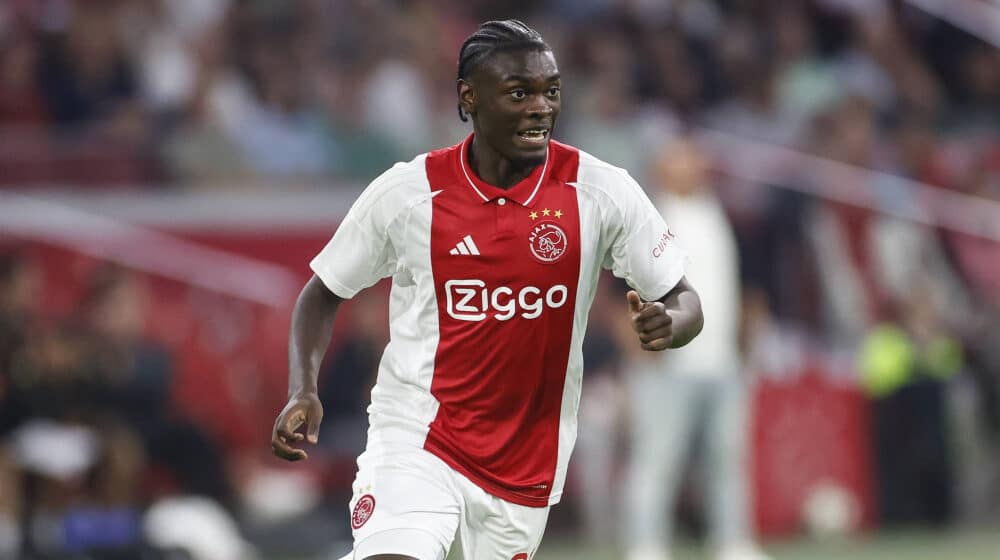 Man Utd express interest in Ajax star Jorthy Mokio